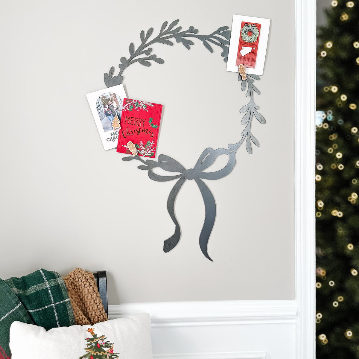 Christmas Wreath Magnetic Circle Sign – KEYSTONE STEEL CO.